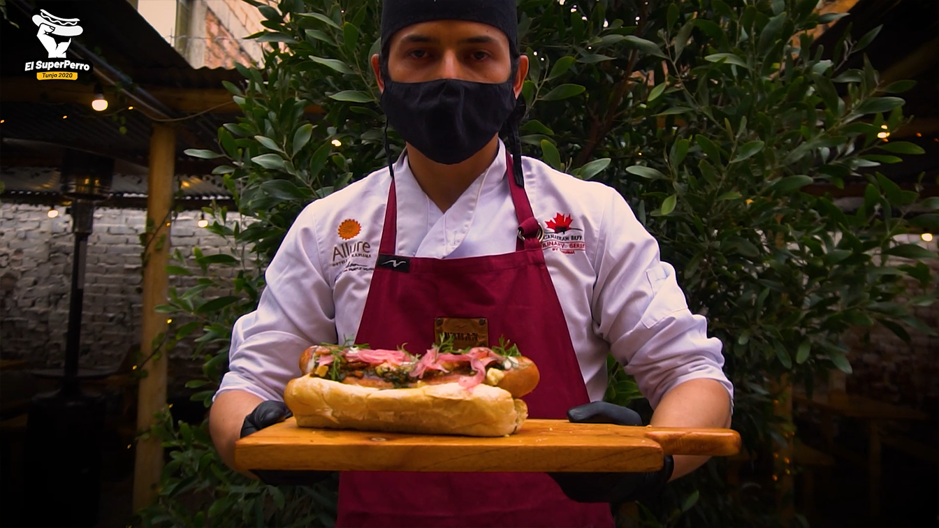 «Sexy Home Dog Tree» de Casa del Árbol – La Supersona